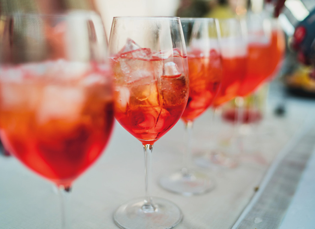 Rosé Aperol Spritz is de nieuwste hit in cocktailland - Italiamo.nl